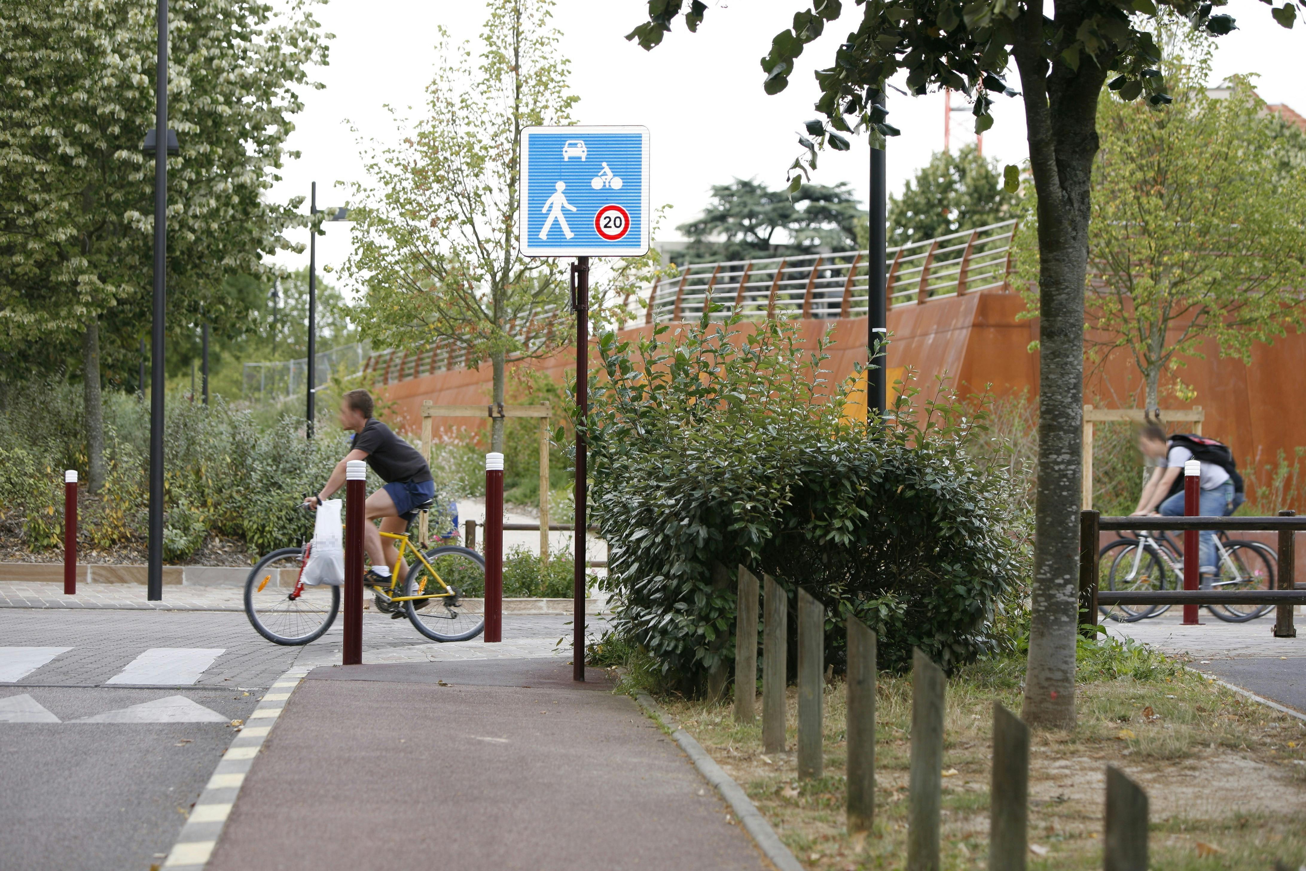 Zones de circulation apaisée et itinéraires cyclables | Île-de-France ...